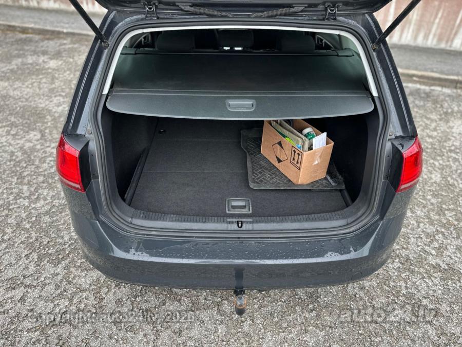 Pelēks Volkswagen Golf 2014 Tallina, ar dzinēja tilpumu 2.00 L un nobraukumu 391 tūkst. km par 5999 €, foto 12 vietnē AUTOMOTO.COM.LV