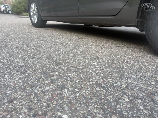Grey Volkswagen Golf 2014 in Vilnius, with an engine capacity of 1.40 L and mileage of 245 thousand km for 5499 €, photo 8 on AUTOMOTO.COM.LV