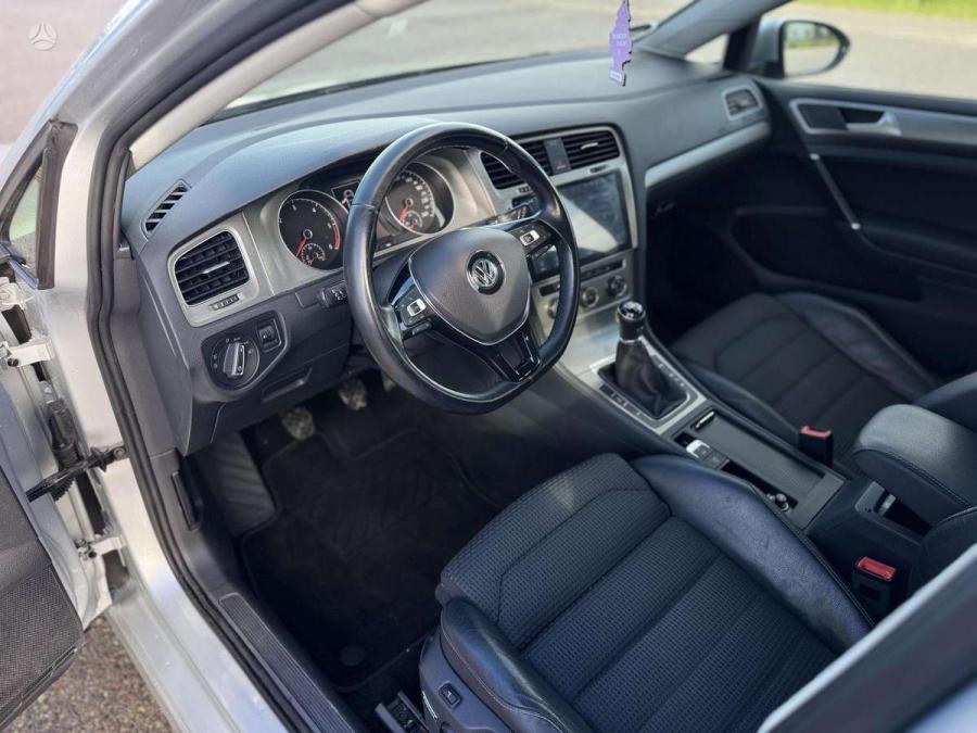 Pelēks Volkswagen Golf 2014 Viļņa, ar dzinēja tilpumu 2.00 L un nobraukumu 315 tūkst. km par 6499 €, foto 8 vietnē AUTOMOTO.COM.LV