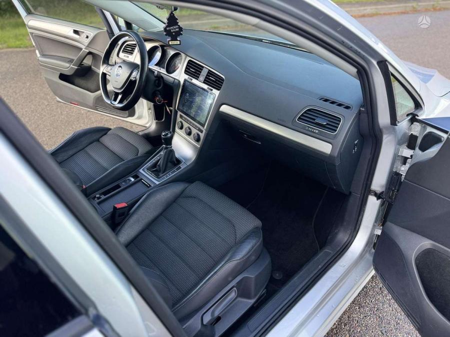 Pelēks Volkswagen Golf 2014 Viļņa, ar dzinēja tilpumu 2.00 L un nobraukumu 315 tūkst. km par 6499 €, foto 9 vietnē AUTOMOTO.COM.LV