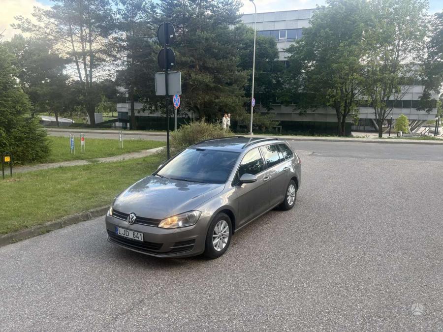 Grey Volkswagen Golf 2014 in Vilnius, with an engine capacity of 1.40 L and mileage of 245 thousand km for 5499 €, photo 4 on AUTOMOTO.COM.LV