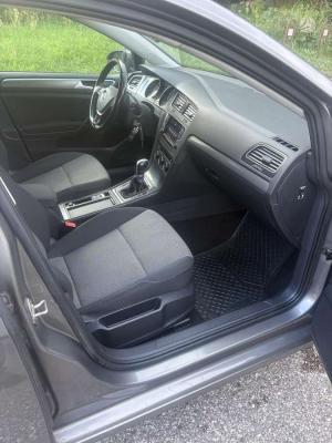 Grey Volkswagen Golf 2014 in Vilnius, with an engine capacity of 1.40 L and mileage of 245 thousand km for 5499 €, photo 6 on AUTOMOTO.COM.LV
