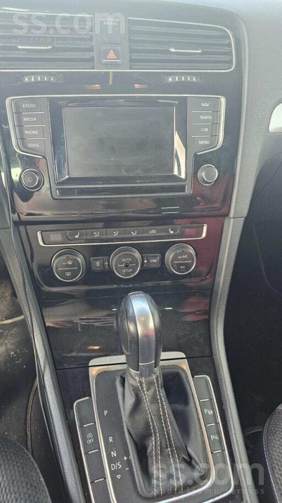 Grey Volkswagen Golf 2014 in Riga, with an engine capacity of 1.60 L and mileage of 315 thousand km for 3500 €, photo 8 on AUTOMOTO.COM.LV