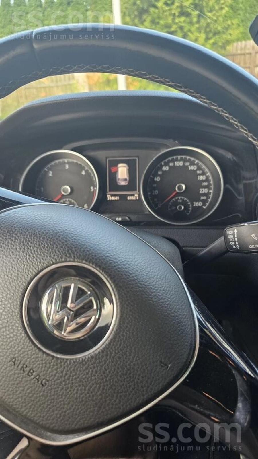Grey Volkswagen Golf 2014 in Riga, with an engine capacity of 1.60 L and mileage of 315 thousand km for 3500 €, photo 9 on AUTOMOTO.COM.LV