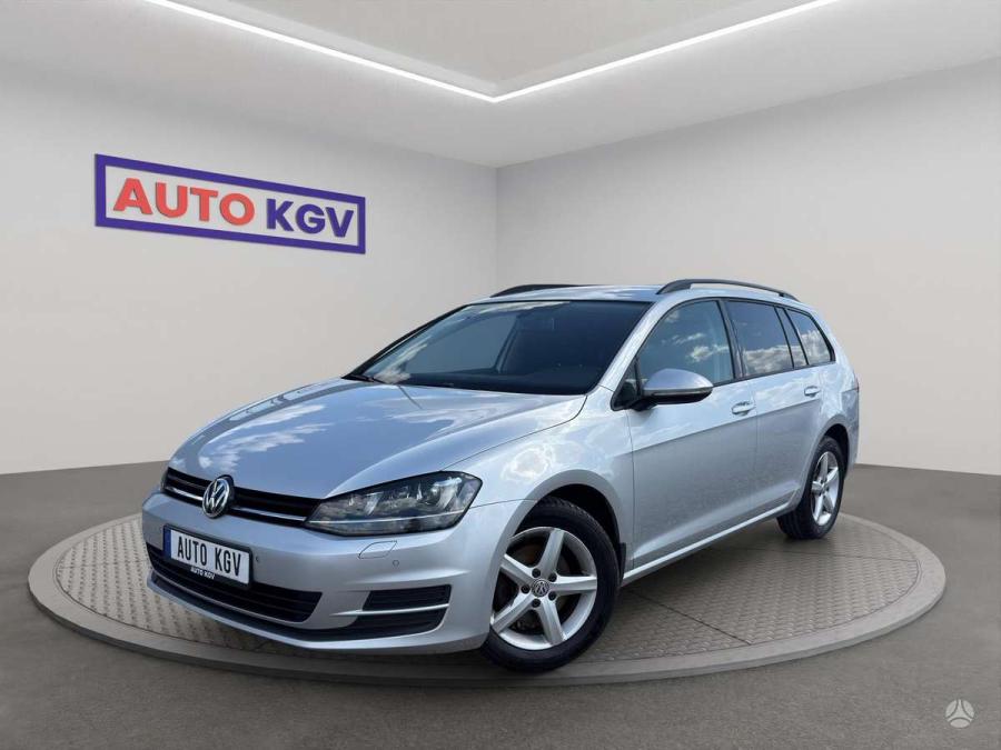 Grey Volkswagen Golf 2014 in Kaunas, with an engine capacity of 1.60 L and mileage of 242 thousand km for 7399 €, photo 1 on AUTOMOTO.COM.LV