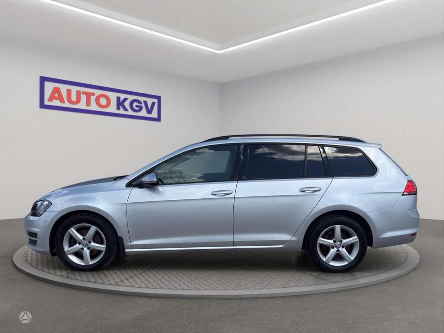 Grey Volkswagen Golf 2014 in Kaunas, with an engine capacity of 1.60 L and mileage of 242 thousand km for 7399 €, photo 3 on AUTOMOTO.COM.LV