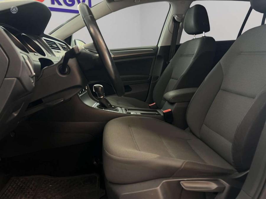Grey Volkswagen Golf 2014 in Kaunas, with an engine capacity of 1.60 L and mileage of 242 thousand km for 7399 €, photo 15 on AUTOMOTO.COM.LV
