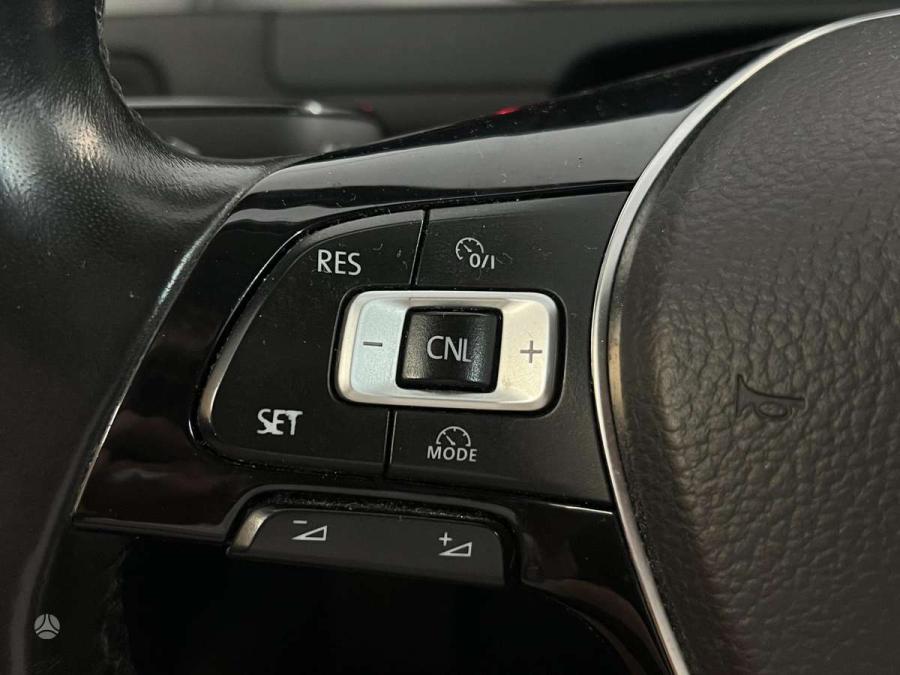 Grey Volkswagen Golf 2014 in Kaunas, with an engine capacity of 1.60 L and mileage of 242 thousand km for 7399 €, photo 20 on AUTOMOTO.COM.LV