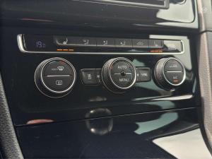 Grey Volkswagen Golf 2014 in Klaipeda, with an engine capacity of 2.00 L and mileage of 322 thousand km for 6799 €, photo 16 on AUTOMOTO.COM.LV