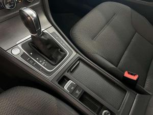 Pelēks Volkswagen Golf 2014 Kauņa, ar dzinēja tilpumu 1.60 L un nobraukumu 242 tūkst. km par 7399 €, foto 16 vietnē AUTOMOTO.COM.LV