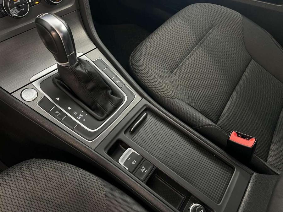 Pelēks Volkswagen Golf 2014 Kauņa, ar dzinēja tilpumu 1.60 L un nobraukumu 242 tūkst. km par 7399 €, foto 16 vietnē AUTOMOTO.COM.LV