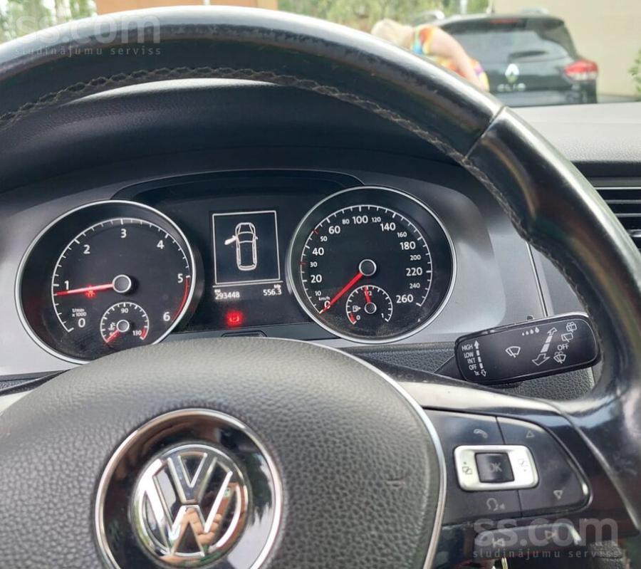 Grey Volkswagen Golf 2014 in Riga, with an engine capacity of 1.60 L and mileage of 293 thousand km for 5900 €, photo 4 on AUTOMOTO.COM.LV