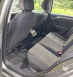 Grey Volkswagen Golf 2014 in Riga, with an engine capacity of 1.60 L and mileage of 293 thousand km for 5900 €, photo 5 on AUTOMOTO.COM.LV