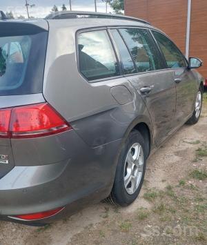 Grey Volkswagen Golf 2014 in Riga, with an engine capacity of 1.60 L and mileage of 293 thousand km for 5900 €, photo 7 on AUTOMOTO.COM.LV