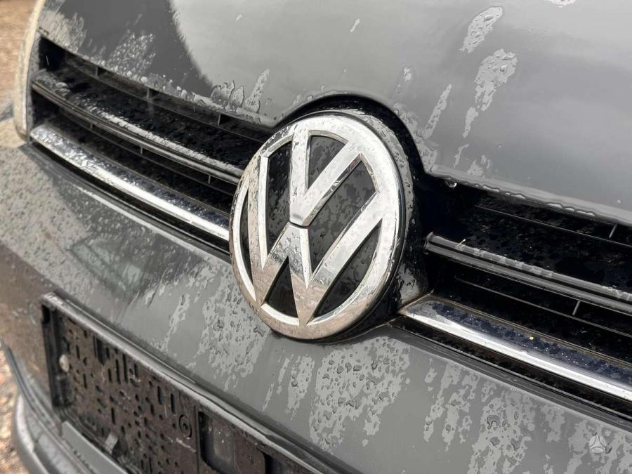 Grey Volkswagen Golf 2014 in Jonava, with an engine capacity of 1.97 L and mileage of 150 thousand km for 6750 €, photo 4 on AUTOMOTO.COM.LV