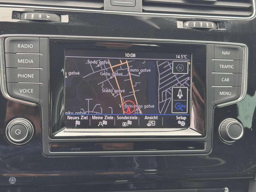 Grey Volkswagen Golf 2014 in Jonava, with an engine capacity of 1.97 L and mileage of 150 thousand km for 6750 €, photo 21 on AUTOMOTO.COM.LV