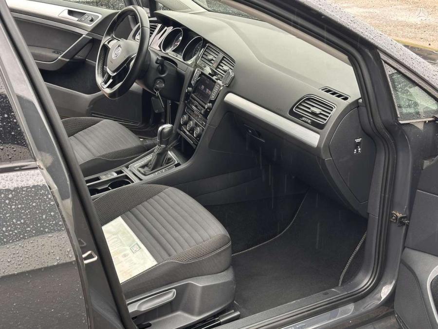 Grey Volkswagen Golf 2014 in Jonava, with an engine capacity of 1.97 L and mileage of 150 thousand km for 6750 €, photo 26 on AUTOMOTO.COM.LV