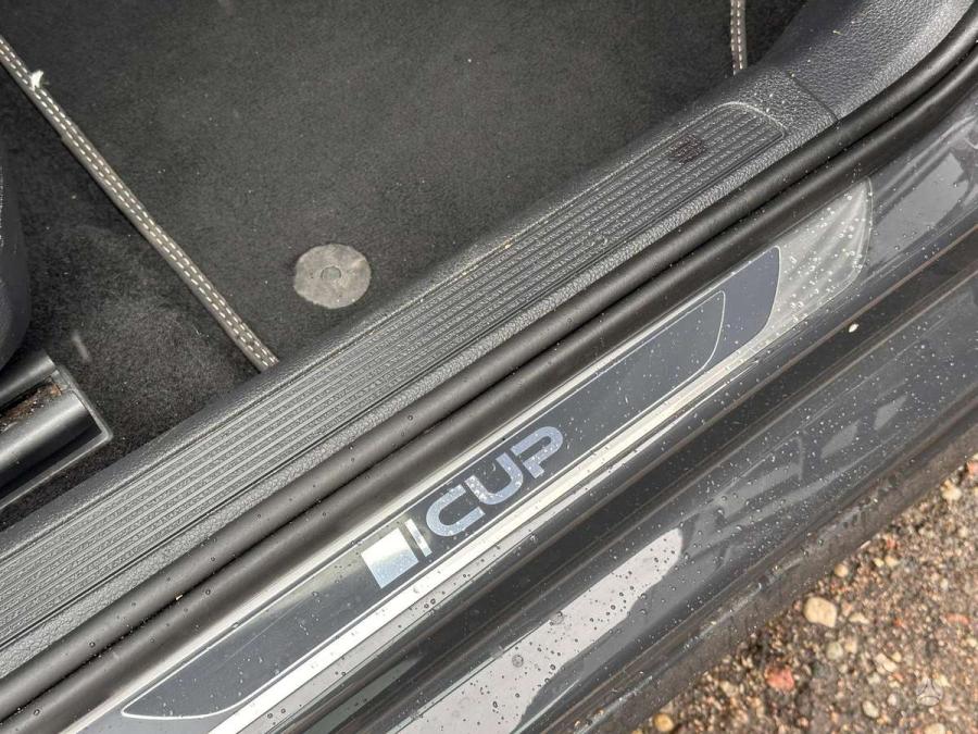 Grey Volkswagen Golf 2014 in Jonava, with an engine capacity of 1.97 L and mileage of 150 thousand km for 6750 €, photo 28 on AUTOMOTO.COM.LV