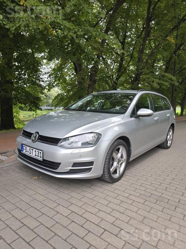 Grey Volkswagen Golf 2014 in Bauska, with an engine capacity of 1.60 L and mileage of 263 thousand km for 6040 €, photo 1 on AUTOMOTO.COM.LV