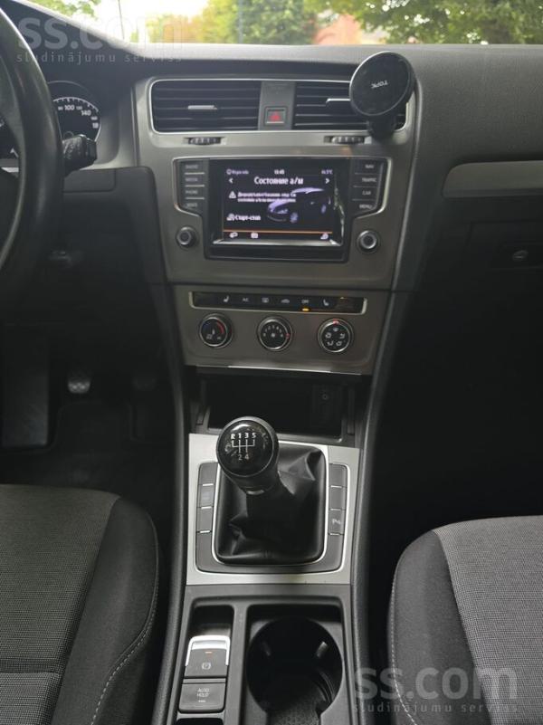 Grey Volkswagen Golf 2014 in Bauska, with an engine capacity of 1.60 L and mileage of 263 thousand km for 6040 €, photo 7 on AUTOMOTO.COM.LV