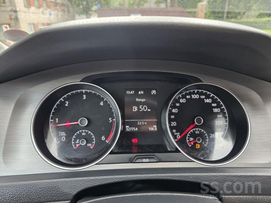 Grey Volkswagen Golf 2014 in Riga, with an engine capacity of 1.60 L and mileage of 328 thousand km for 3195 €, photo 10 on AUTOMOTO.COM.LV