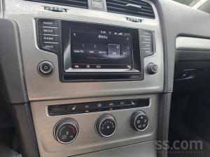 Grey Volkswagen Golf 2014 in Riga, with an engine capacity of 1.60 L and mileage of 328 thousand km for 3195 €, photo 11 on AUTOMOTO.COM.LV