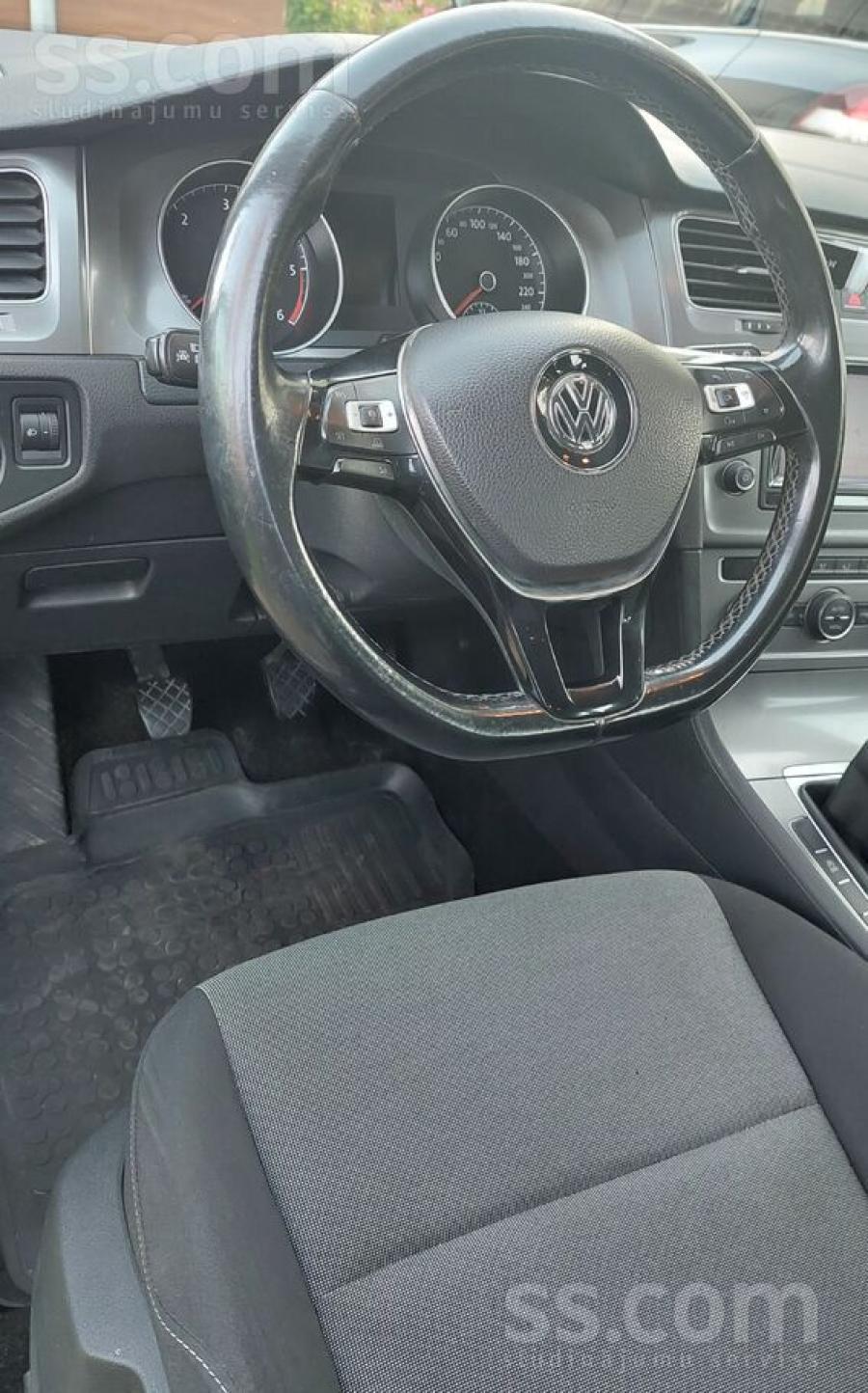 Grey Volkswagen Golf 2014 in Riga, with an engine capacity of 1.60 L and mileage of 293 thousand km for 5000 €, photo 8 on AUTOMOTO.COM.LV