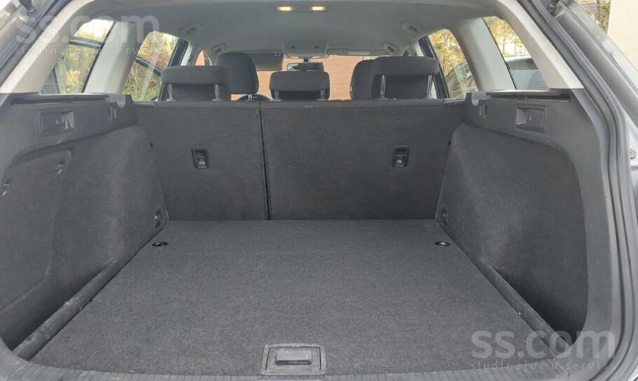 Grey Volkswagen Golf 2014 in Riga, with an engine capacity of 1.60 L and mileage of 293 thousand km for 5000 €, photo 9 on AUTOMOTO.COM.LV