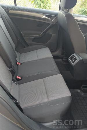 Grey Volkswagen Golf 2014 in Riga, with an engine capacity of 1.60 L and mileage of 293 thousand km for 5000 €, photo 10 on AUTOMOTO.COM.LV