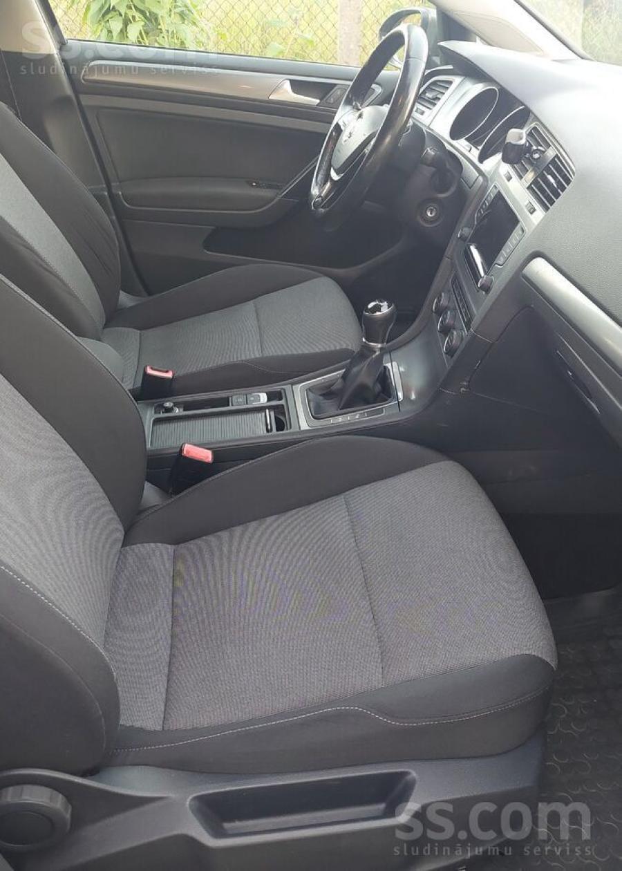 Grey Volkswagen Golf 2014 in Riga, with an engine capacity of 1.60 L and mileage of 293 thousand km for 5000 €, photo 11 on AUTOMOTO.COM.LV