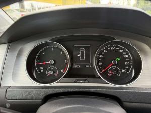 Pelēks Volkswagen Golf 2014 Kauņa, ar dzinēja tilpumu 1.60 L un nobraukumu 300 tūkst. km par 5700 €, foto 17 vietnē AUTOMOTO.COM.LV
