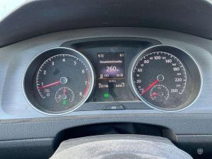 Grey Volkswagen Golf 2014 in Vilnius, with an engine capacity of 1.40 L and mileage of 237 thousand km for 5500 €, photo 15 on AUTOMOTO.COM.LV