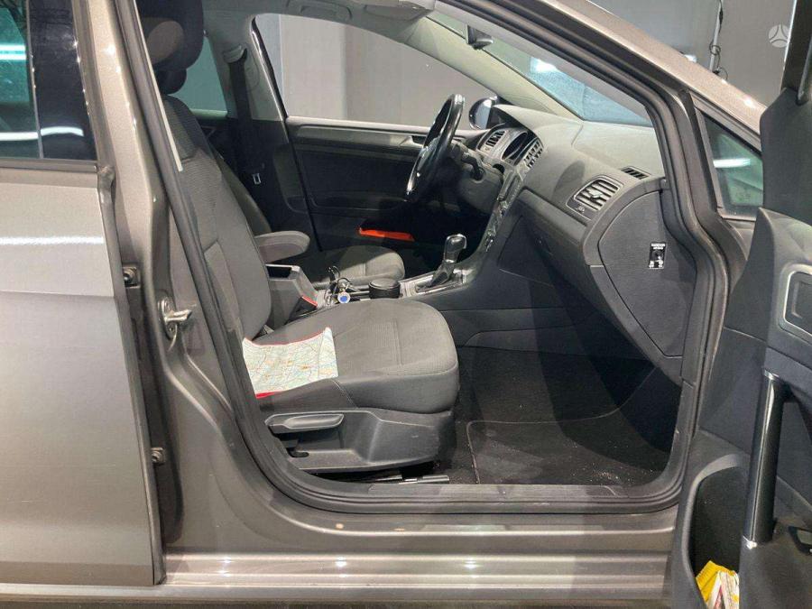 Grey Volkswagen Golf 2014 in Vilnius, with an engine capacity of 1.40 L and mileage of 237 thousand km for 5500 €, photo 17 on AUTOMOTO.COM.LV