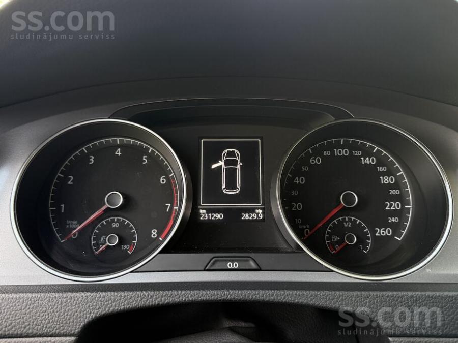 Grey Volkswagen Golf 2014 in Riga, with an engine capacity of 1.40 L and mileage of 231 thousand km for 4350 €, photo 8 on AUTOMOTO.COM.LV