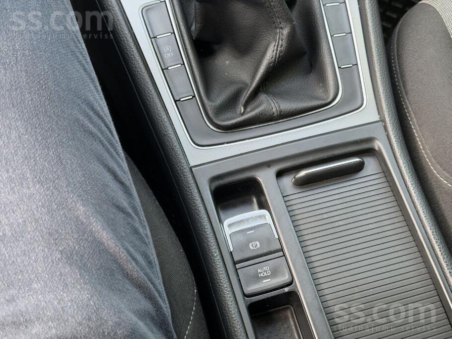 Grey Volkswagen Golf 2014 in Riga, with an engine capacity of 1.40 L and mileage of 231 thousand km for 4350 €, photo 9 on AUTOMOTO.COM.LV
