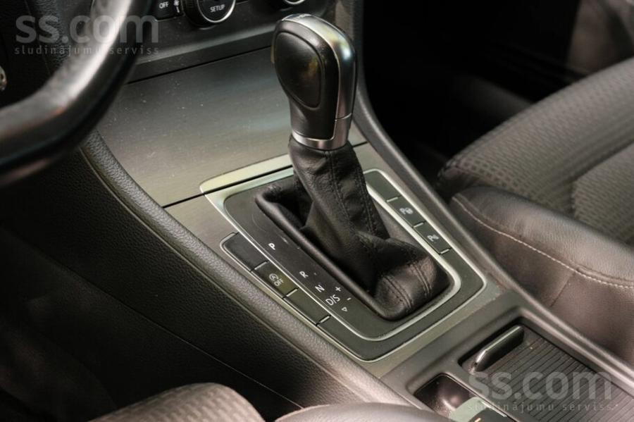 Pelēks Volkswagen Golf 2014 Ogre, ar dzinēja tilpumu 1.60 L un nobraukumu 274 tūkst. km par 8495 €, foto 13 vietnē AUTOMOTO.COM.LV