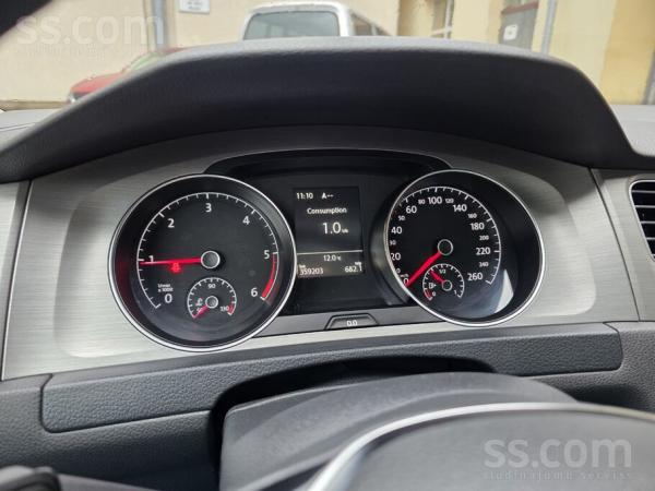 Grey Volkswagen Golf 2014 in Riga, with an engine capacity of 1.60 L and mileage of 359 thousand km for 3195 €, photo 8 on AUTOMOTO.COM.LV