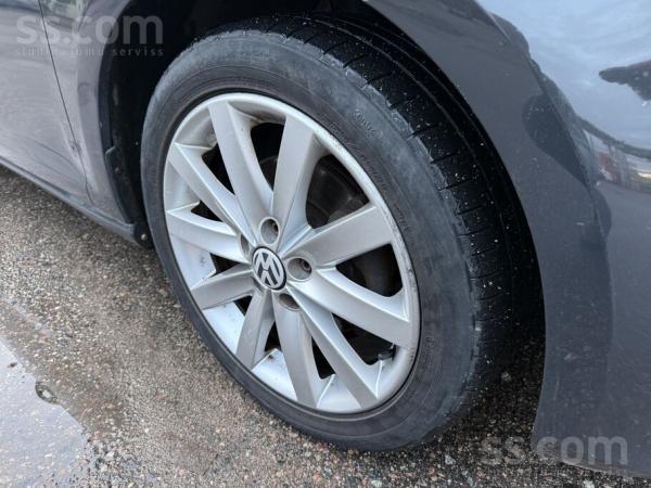 Grey Volkswagen Golf 2014 in Riga, with an engine capacity of 1.60 L and mileage of 338 thousand km for 5290 €, photo 8 on AUTOMOTO.COM.LV