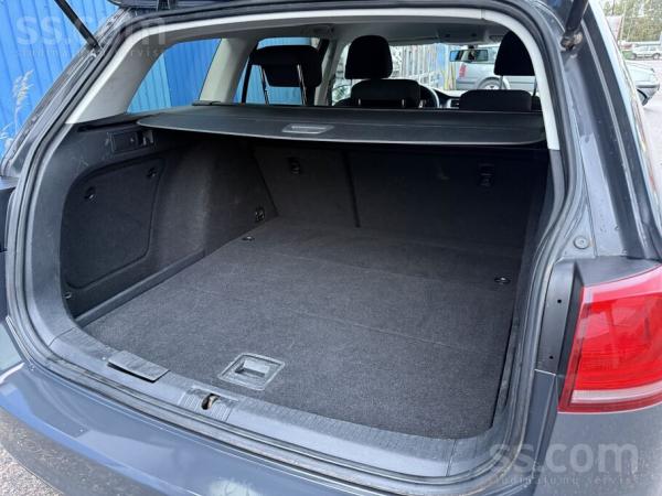 Grey Volkswagen Golf 2014 in Riga, with an engine capacity of 1.60 L and mileage of 338 thousand km for 5290 €, photo 11 on AUTOMOTO.COM.LV
