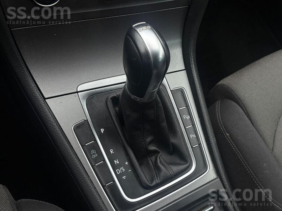 Pelēks Volkswagen Golf 2014 Rīga, ar dzinēja tilpumu 1.60 L un nobraukumu 260 tūkst. km par 4999 €, foto 19 vietnē AUTOMOTO.COM.LV