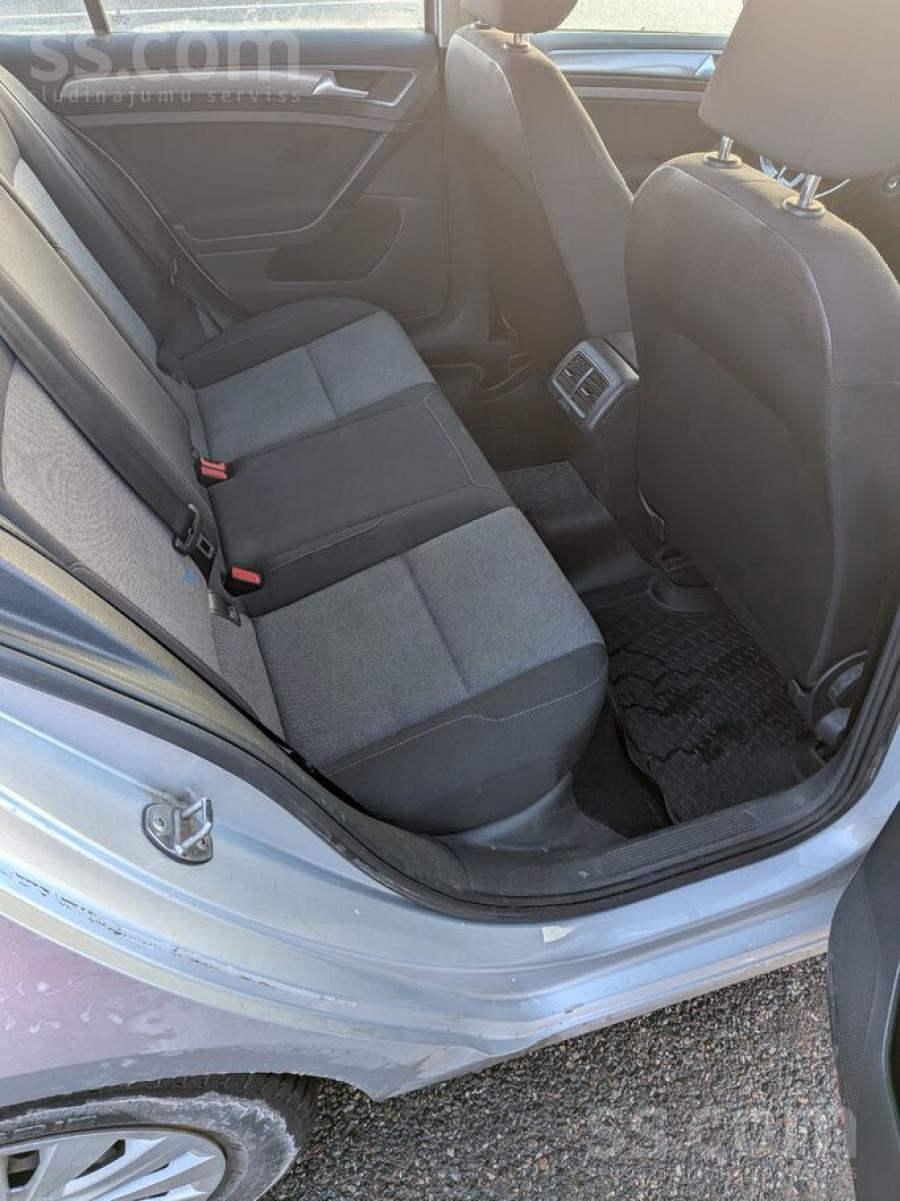 Pelēks Volkswagen Golf 2014 Rīga, ar dzinēja tilpumu 1.60 L un nobraukumu 271 tūkst. km par 2200 €, foto 10 vietnē AUTOMOTO.COM.LV