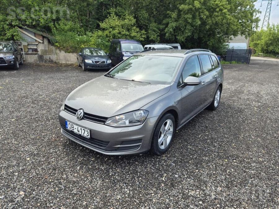 Grey Volkswagen Golf 2015 in Riga, with an engine capacity of 1.60 L and mileage of 243 thousand km for 6190 €, photo 1 on AUTOMOTO.COM.LV