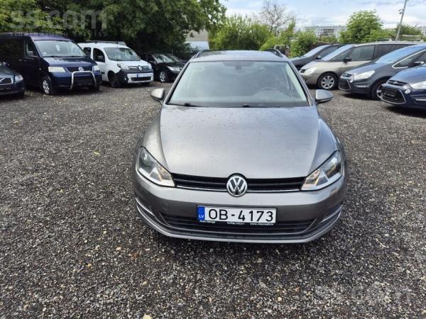 Grey Volkswagen Golf 2015 in Riga, with an engine capacity of 1.60 L and mileage of 243 thousand km for 6190 €, photo 3 on AUTOMOTO.COM.LV