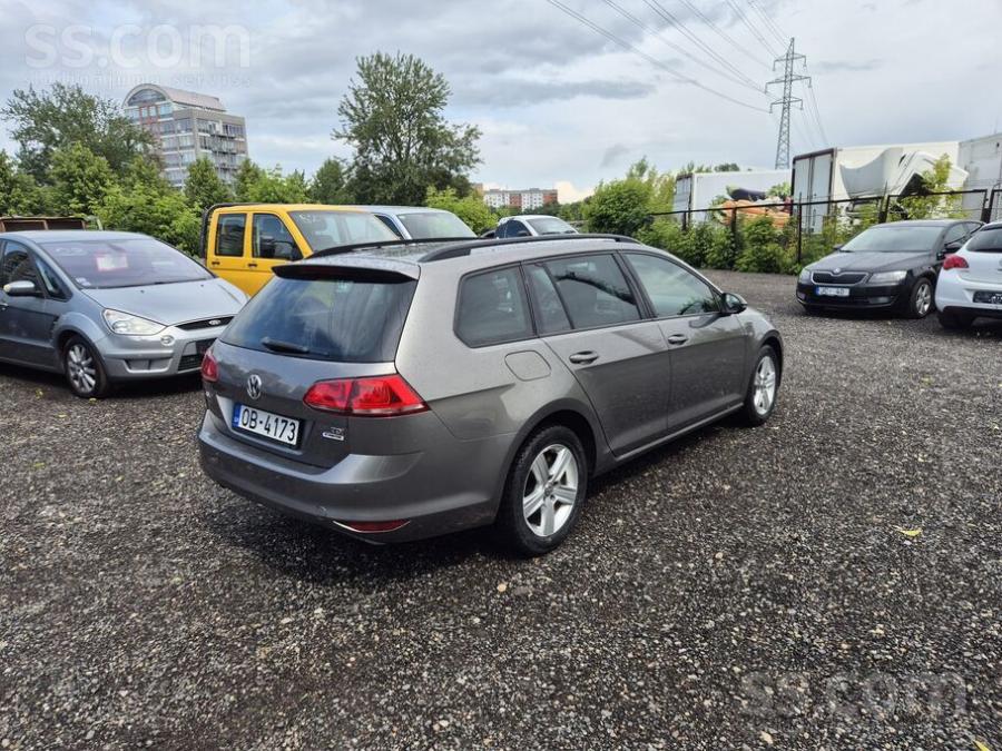 Grey Volkswagen Golf 2015 in Riga, with an engine capacity of 1.60 L and mileage of 243 thousand km for 6190 €, photo 5 on AUTOMOTO.COM.LV