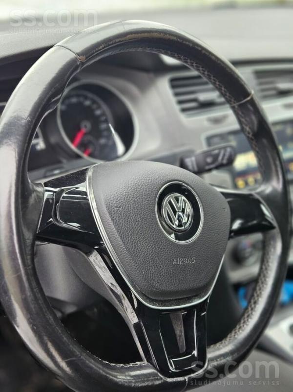 Grey Volkswagen Golf 2015 in Riga, with an engine capacity of 1.60 L and mileage of 203 thousand km for 6500 €, photo 8 on AUTOMOTO.COM.LV