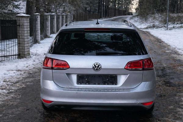 Grey Volkswagen Golf 2015 in Vilnius, with an engine capacity of 1.97 L and mileage of 292 thousand km for 6700 €, photo 6 on AUTOMOTO.COM.LV