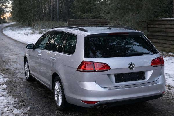 Grey Volkswagen Golf 2015 in Vilnius, with an engine capacity of 1.97 L and mileage of 292 thousand km for 6700 €, photo 7 on AUTOMOTO.COM.LV