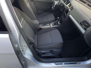 Grey Volkswagen Golf 2015 in Vilnius, with an engine capacity of 1.97 L and mileage of 292 thousand km for 6700 €, photo 13 on AUTOMOTO.COM.LV