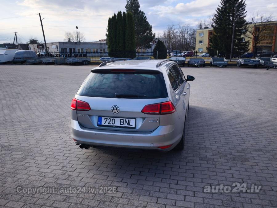 Grey Volkswagen Golf 2015 in Parnu, with an engine capacity of 1.40 L and mileage of 127 thousand km for 7990 €, photo 7 on AUTOMOTO.COM.LV