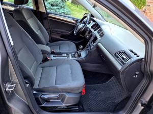 Grey Volkswagen Golf 2015 in Vilnius, with an engine capacity of 1.60 L and mileage of 303 thousand km for 5200 €, photo 18 on AUTOMOTO.COM.LV